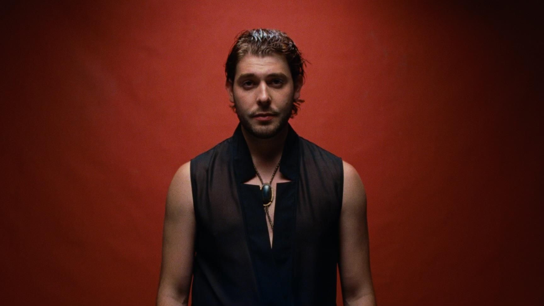 Sam Williams Releases Stunning Video for "Scarlet Lonesome" | Sam Williams